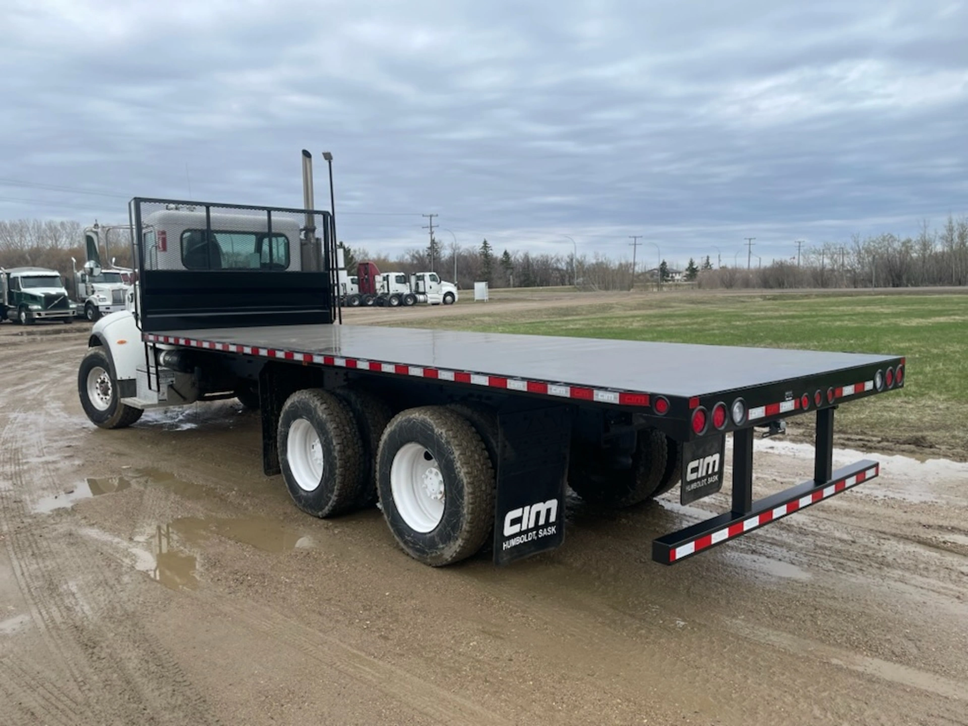 Flat Deck Trucks for Sale in Saskatchewan | CIM